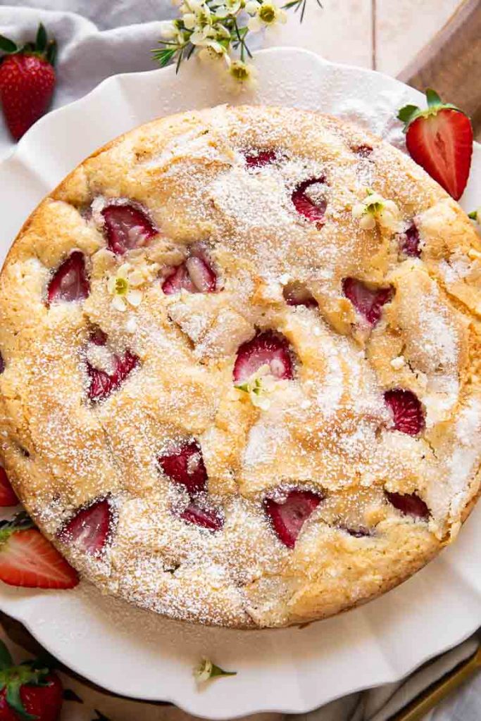 French Strawberry Cake - Desserts & Drinks