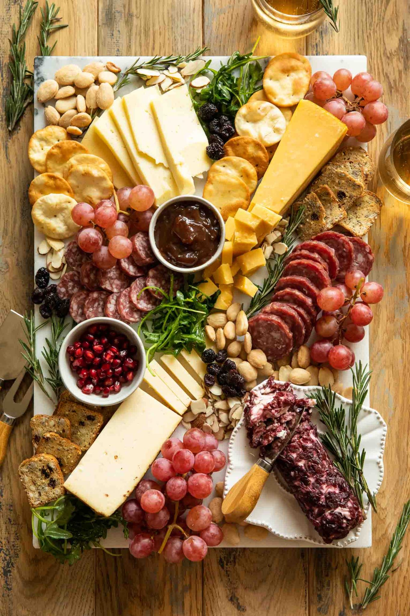 Christmas Charcuterie Board (Step-by-Step) - Desserts & Drinks