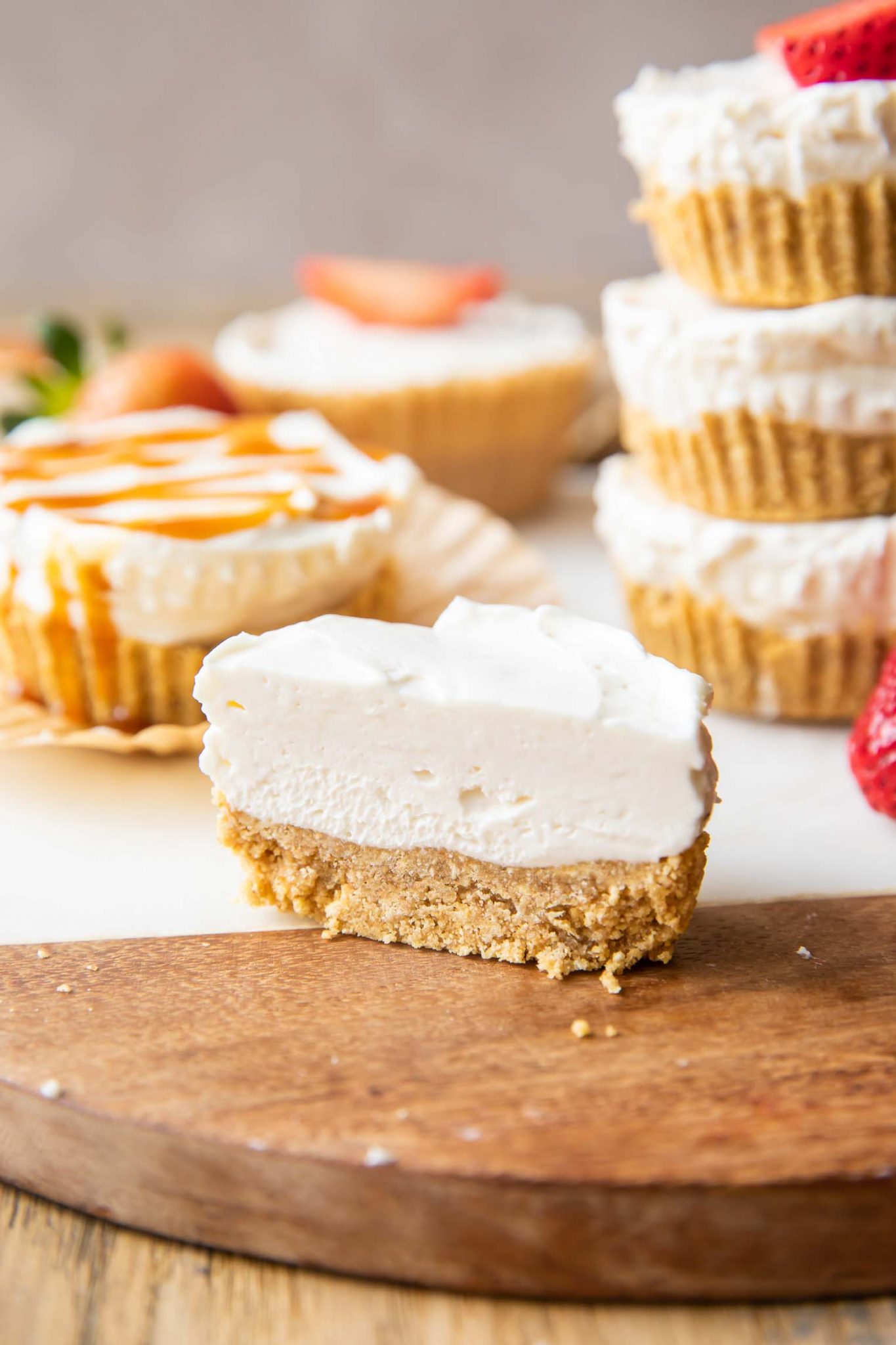 No-Bake Mini Cheesecake Bites - Desserts & Drinks