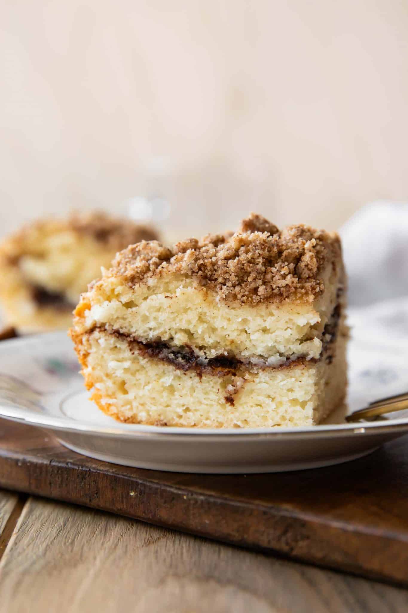 Easy Coffee Cake Recipe - Desserts & Drinks