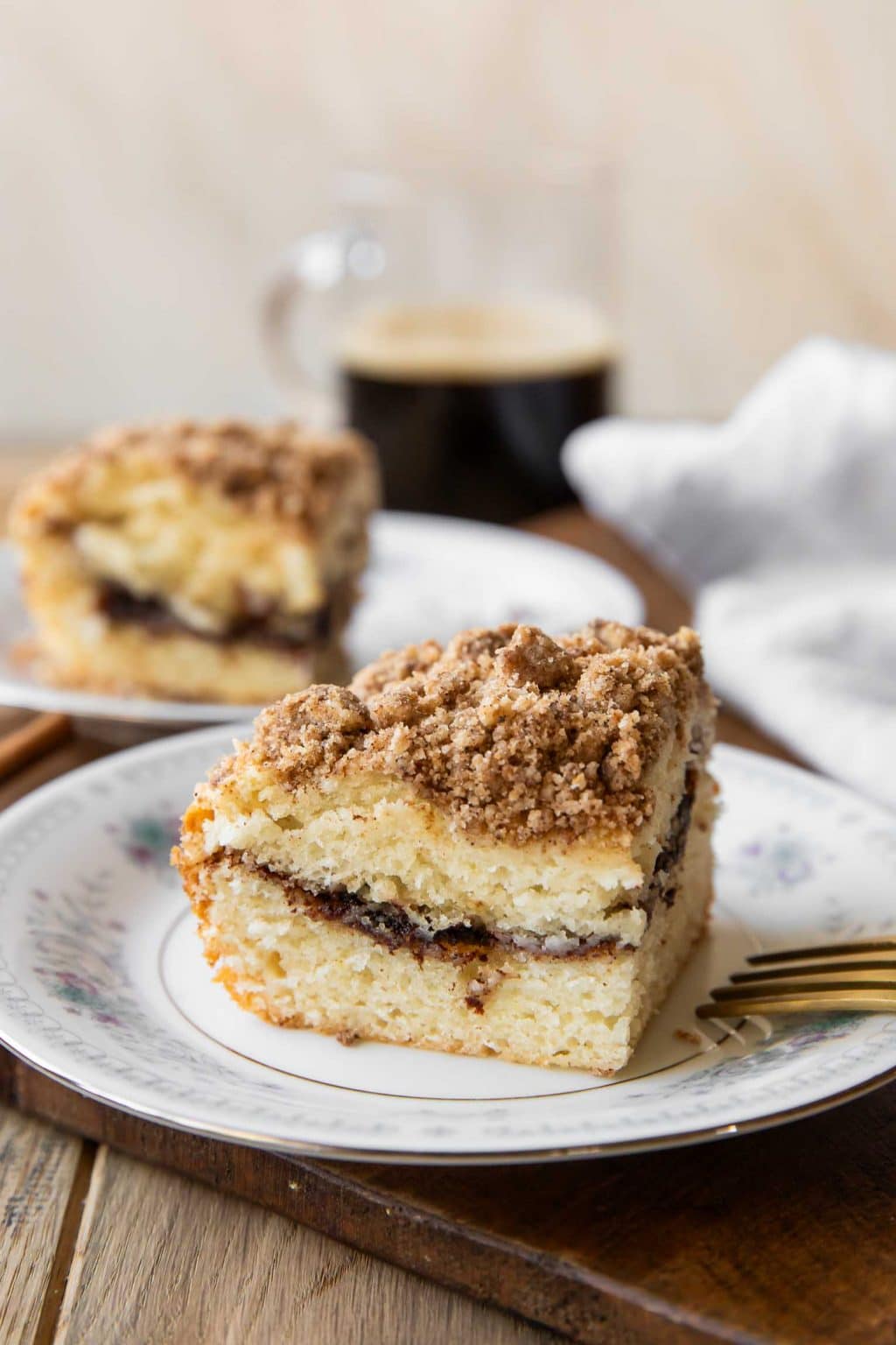 Easy Coffee Cake Recipe - Desserts & Drinks