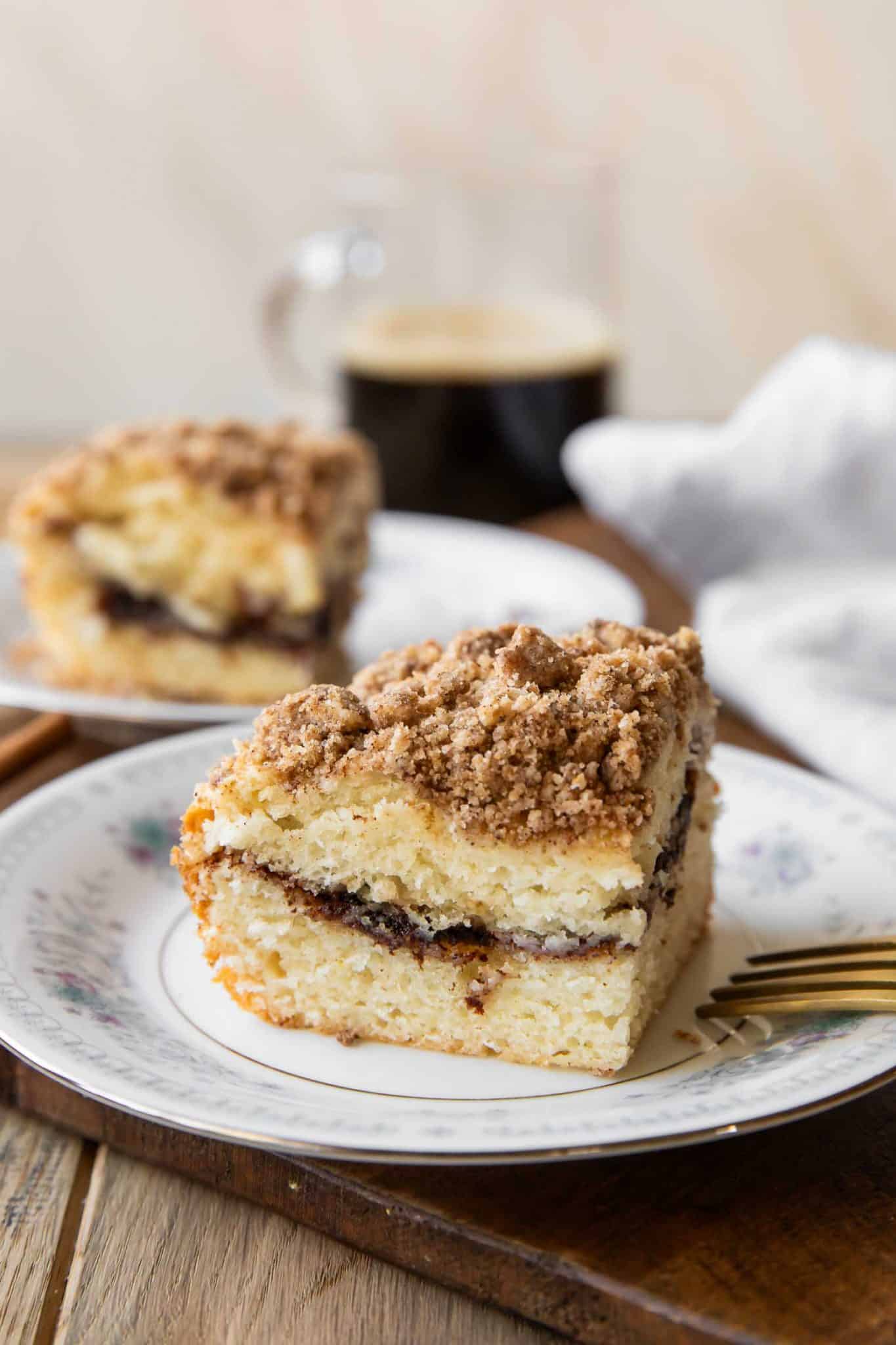 Easy Coffee Cake Recipe - Desserts & Drinks