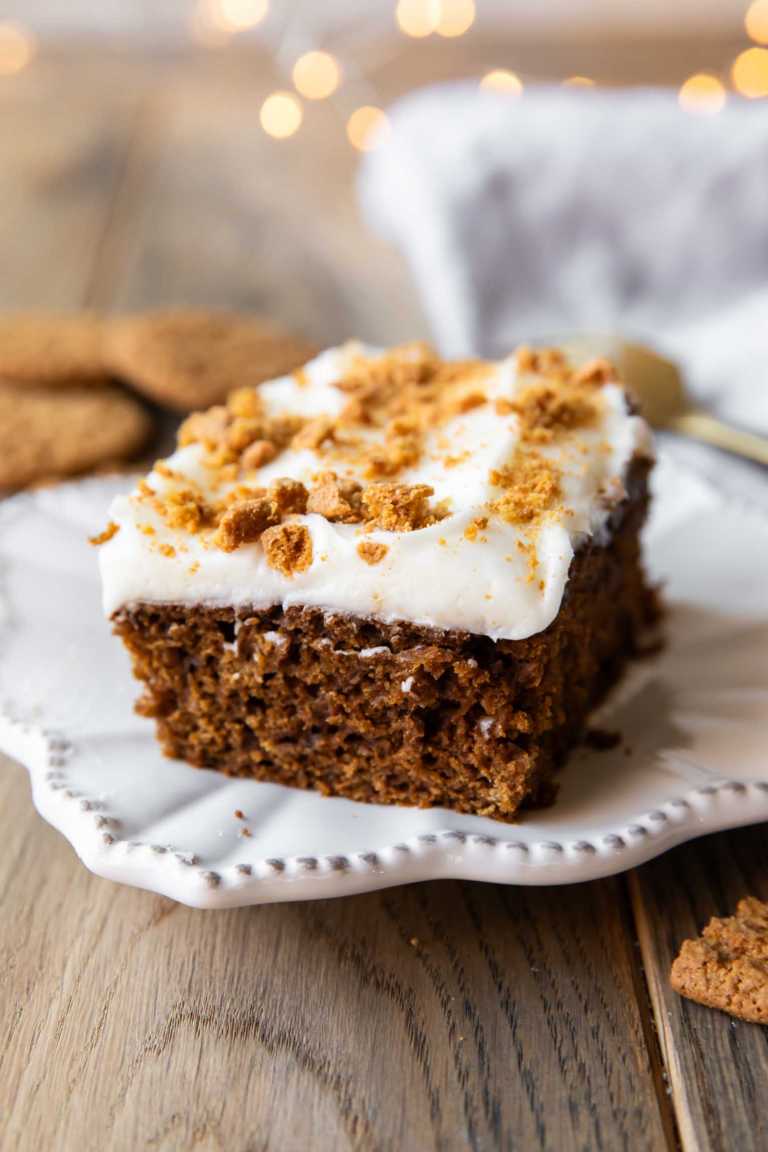 Easy Gingerbread Cake Recipe - Desserts & Drinks